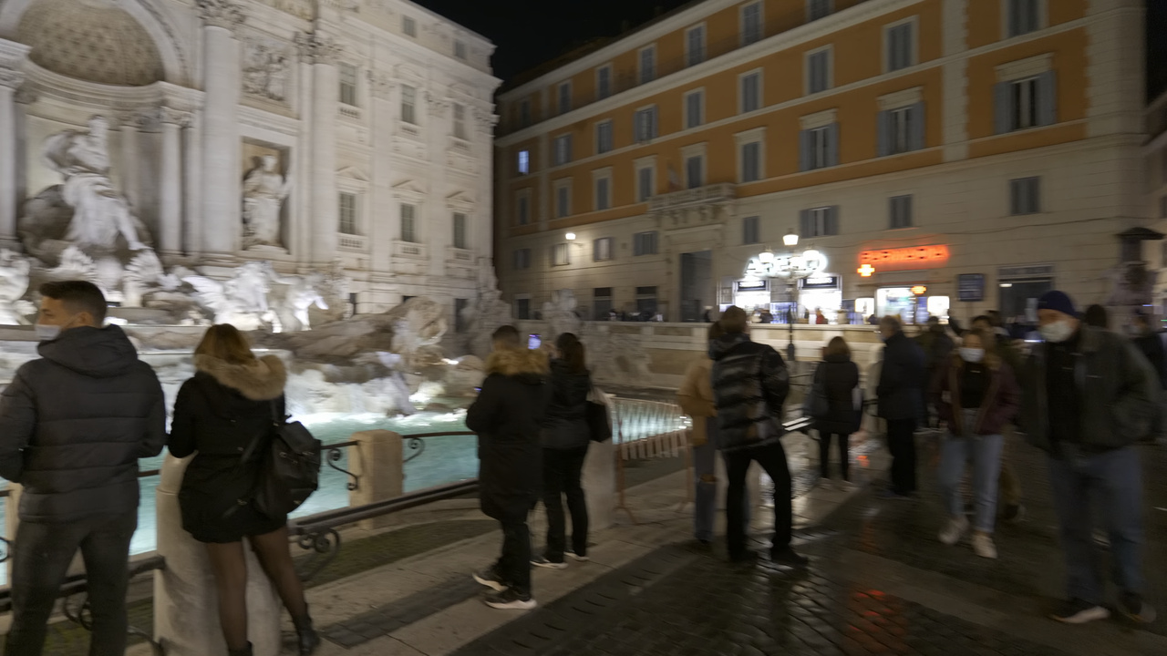 Piazza del Parlamento – Rome, Italy - SightseeTV